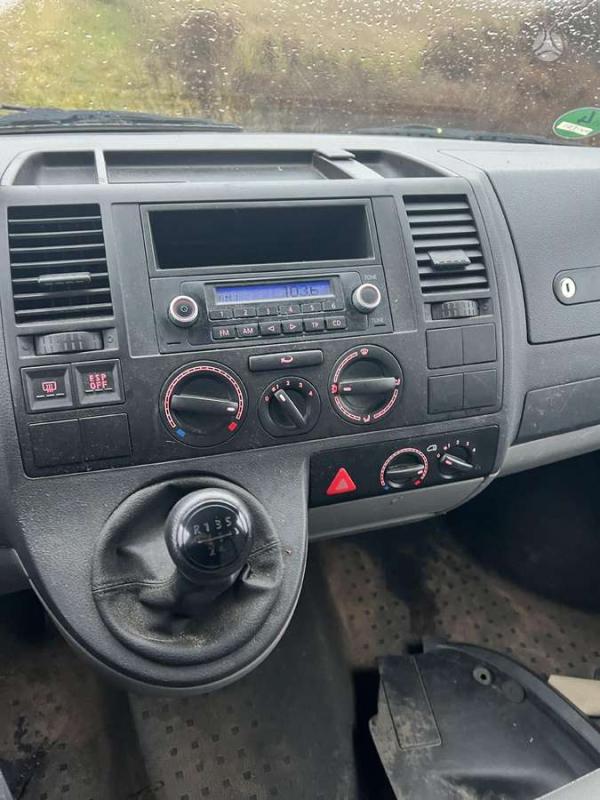 Grey Volkswagen Caravelle 2009 in Taurage, with an engine capacity of 1.90 L and mileage of 240 thousand km for 3900 €, photo 2 on AUTOMOTO.COM.LV
