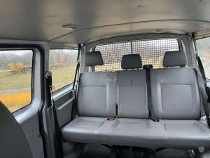 Pelēks Volkswagen Caravelle 2009 Tauragė, ar dzinēja tilpumu 1.90 L un nobraukumu 240 tūkst. km par 3900 €, foto 4 vietnē AUTOMOTO.COM.LV