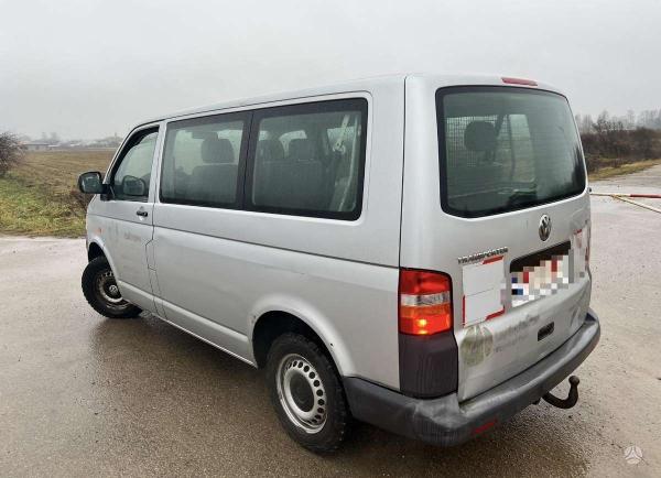 Grey Volkswagen Caravelle 2009 in Taurage, with an engine capacity of 1.90 L and mileage of 240 thousand km for 3900 €, photo 7 on AUTOMOTO.COM.LV