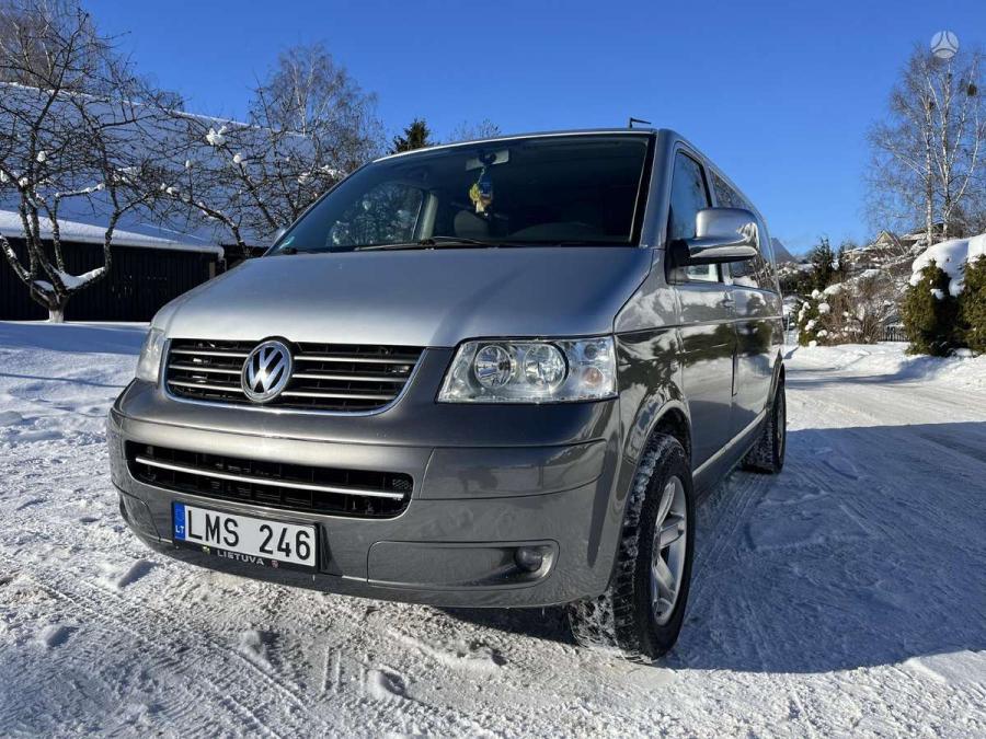 Pelēks Volkswagen Caravelle 2009 Telšiai, ar dzinēja tilpumu 2.50 L un nobraukumu 392 tūkst. km par 8300 €, foto 1 vietnē AUTOMOTO.COM.LV