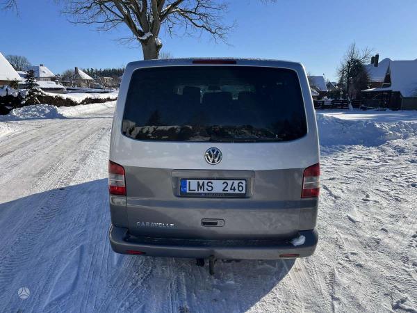 Pelēks Volkswagen Caravelle 2009 Telšiai, ar dzinēja tilpumu 2.50 L un nobraukumu 392 tūkst. km par 8300 €, foto 2 vietnē AUTOMOTO.COM.LV