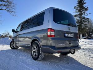 Pelēks Volkswagen Caravelle 2009 Telšiai, ar dzinēja tilpumu 2.50 L un nobraukumu 392 tūkst. km par 8300 €, foto 3 vietnē AUTOMOTO.COM.LV