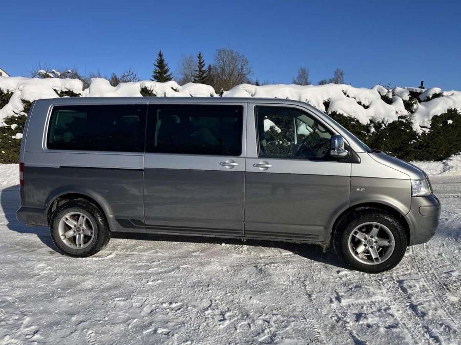 Pelēks Volkswagen Caravelle 2009 Telšiai, ar dzinēja tilpumu 2.50 L un nobraukumu 392 tūkst. km par 8300 €, foto 7 vietnē AUTOMOTO.COM.LV