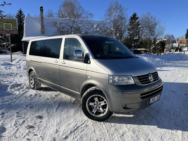 Pelēks Volkswagen Caravelle 2009 Telšiai, ar dzinēja tilpumu 2.50 L un nobraukumu 392 tūkst. km par 8300 €, foto 10 vietnē AUTOMOTO.COM.LV