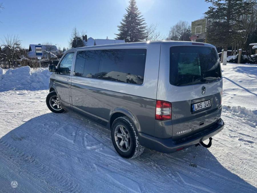 Pelēks Volkswagen Caravelle 2009 Telšiai, ar dzinēja tilpumu 2.50 L un nobraukumu 392 tūkst. km par 8300 €, foto 13 vietnē AUTOMOTO.COM.LV