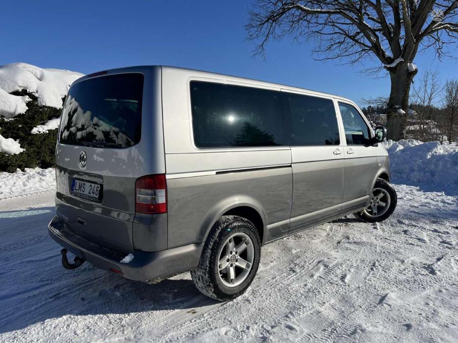 Pelēks Volkswagen Caravelle 2009 Telšiai, ar dzinēja tilpumu 2.50 L un nobraukumu 392 tūkst. km par 8300 €, foto 14 vietnē AUTOMOTO.COM.LV