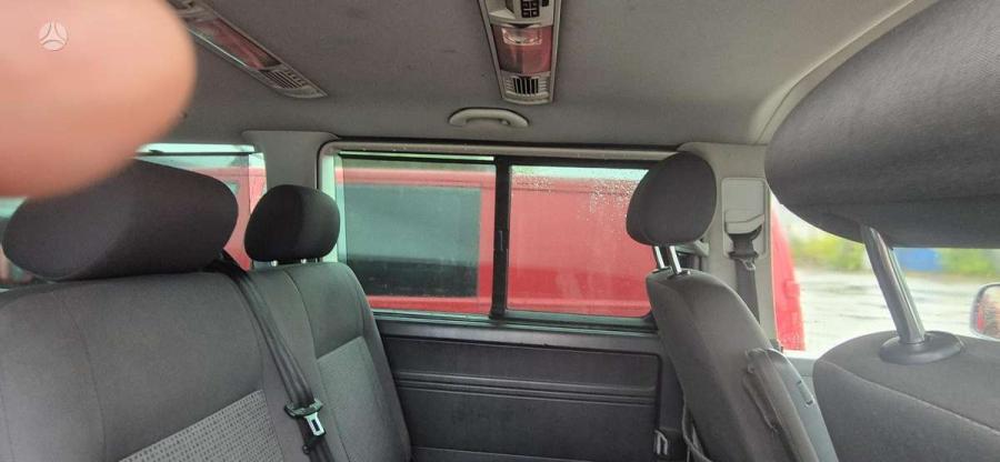 Grey Volkswagen Caravelle 2009 in Vilnius, with an engine capacity of 2.50 L and mileage of 360 thousand km for 2650 €, photo 8 on AUTOMOTO.COM.LV