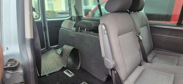 Volkswagen Caravelle 2009 Viļņa vietnē Pelēks Volkswagen Caravelle 2009 Viļņa, ar dzinēja tilpumu 2.50 L un nobraukumu 360 tūkst. km par 2650 €, foto 10 vietnē AUTOMOTO.COM.LV