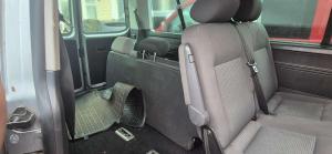 Grey Volkswagen Caravelle 2009 in Vilnius, with an engine capacity of 2.50 L and mileage of 360 thousand km for 2650 €, photo 10 on AUTOMOTO.COM.LV