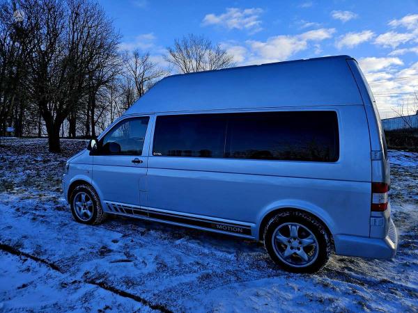Grey Volkswagen Caravelle 2010 in Kaisiadorys, with an engine capacity of 2.00 L and mileage of 400 thousand km for 9900 €, photo 3 on AUTOMOTO.COM.LV