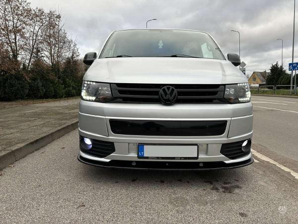 Grey Volkswagen Caravelle 2010 in Klaipeda, with an engine capacity of 2.00 L and mileage of 323 thousand km for 10500 €, photo 4 on AUTOMOTO.COM.LV