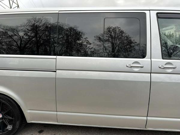 Grey Volkswagen Caravelle 2010 in Klaipeda, with an engine capacity of 2.00 L and mileage of 323 thousand km for 10500 €, photo 8 on AUTOMOTO.COM.LV