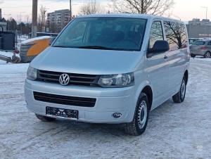 Grey Volkswagen Caravelle 2010 in Kedainiai, with an engine capacity of 2.00 L and mileage of 293 thousand km for 12300 €, photo 1 on AUTOMOTO.COM.LV