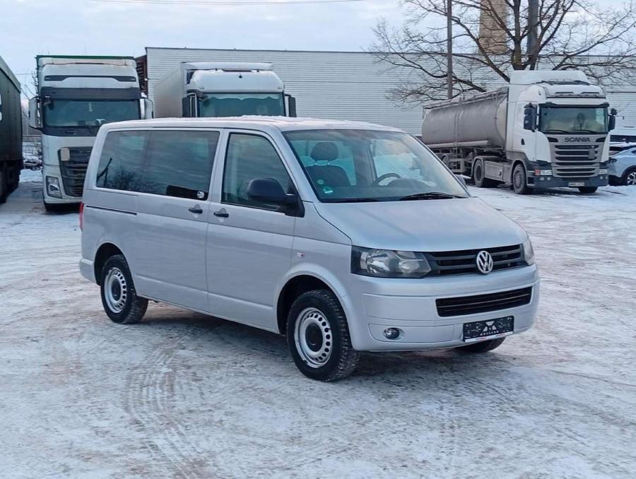Grey Volkswagen Caravelle 2010 in Kedainiai, with an engine capacity of 2.00 L and mileage of 293 thousand km for 12300 €, photo 10 on AUTOMOTO.COM.LV