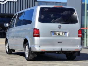 Pelēks Volkswagen Caravelle 2010 Šauļi, ar dzinēja tilpumu 2.00 L un nobraukumu 300 tūkst. km par 10800 €, foto 6 vietnē AUTOMOTO.COM.LV