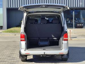 Pelēks Volkswagen Caravelle 2010 Šauļi, ar dzinēja tilpumu 2.00 L un nobraukumu 300 tūkst. km par 10800 €, foto 8 vietnē AUTOMOTO.COM.LV