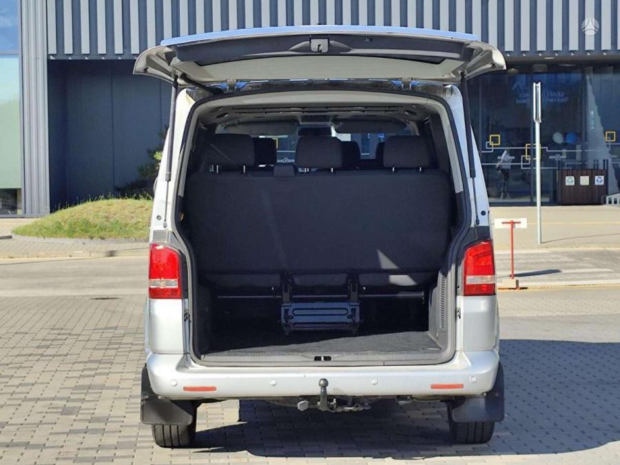 Pelēks Volkswagen Caravelle 2010 Šauļi, ar dzinēja tilpumu 2.00 L un nobraukumu 300 tūkst. km par 10800 €, foto 8 vietnē AUTOMOTO.COM.LV