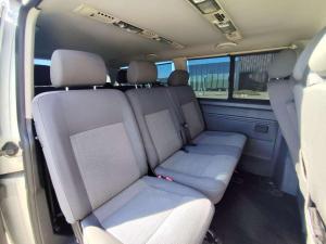 Pelēks Volkswagen Caravelle 2010 Šauļi, ar dzinēja tilpumu 2.00 L un nobraukumu 300 tūkst. km par 10800 €, foto 19 vietnē AUTOMOTO.COM.LV
