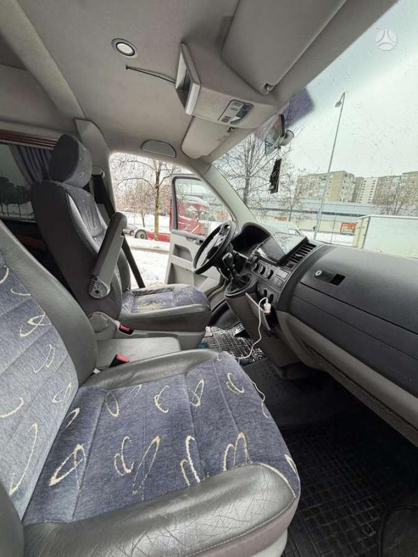 Pelēks Volkswagen Caravelle 2011 Viļņa, ar dzinēja tilpumu 0.00 L un nobraukumu 237 tūkst. km par 11800 €, foto 9 vietnē AUTOMOTO.COM.LV