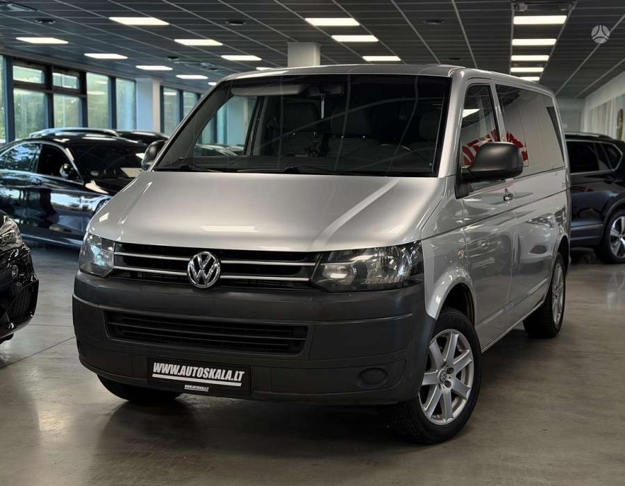 Pelēks Volkswagen Caravelle 2011 Klaipėda, ar dzinēja tilpumu 1.97 L un nobraukumu 326 tūkst. km par 8200 €, foto 1 vietnē AUTOMOTO.COM.LV
