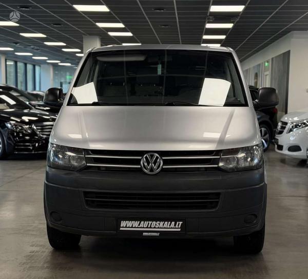 Pelēks Volkswagen Caravelle 2011 Klaipėda, ar dzinēja tilpumu 1.97 L un nobraukumu 326 tūkst. km par 8200 €, foto 2 vietnē AUTOMOTO.COM.LV