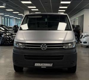 Pelēks Volkswagen Caravelle 2011 Klaipėda, ar dzinēja tilpumu 1.97 L un nobraukumu 326 tūkst. km par 8200 €, foto 3 vietnē AUTOMOTO.COM.LV
