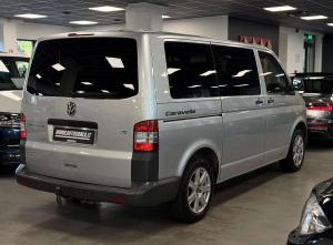 Pelēks Volkswagen Caravelle 2011 Klaipėda, ar dzinēja tilpumu 1.97 L un nobraukumu 326 tūkst. km par 8200 €, foto 4 vietnē AUTOMOTO.COM.LV