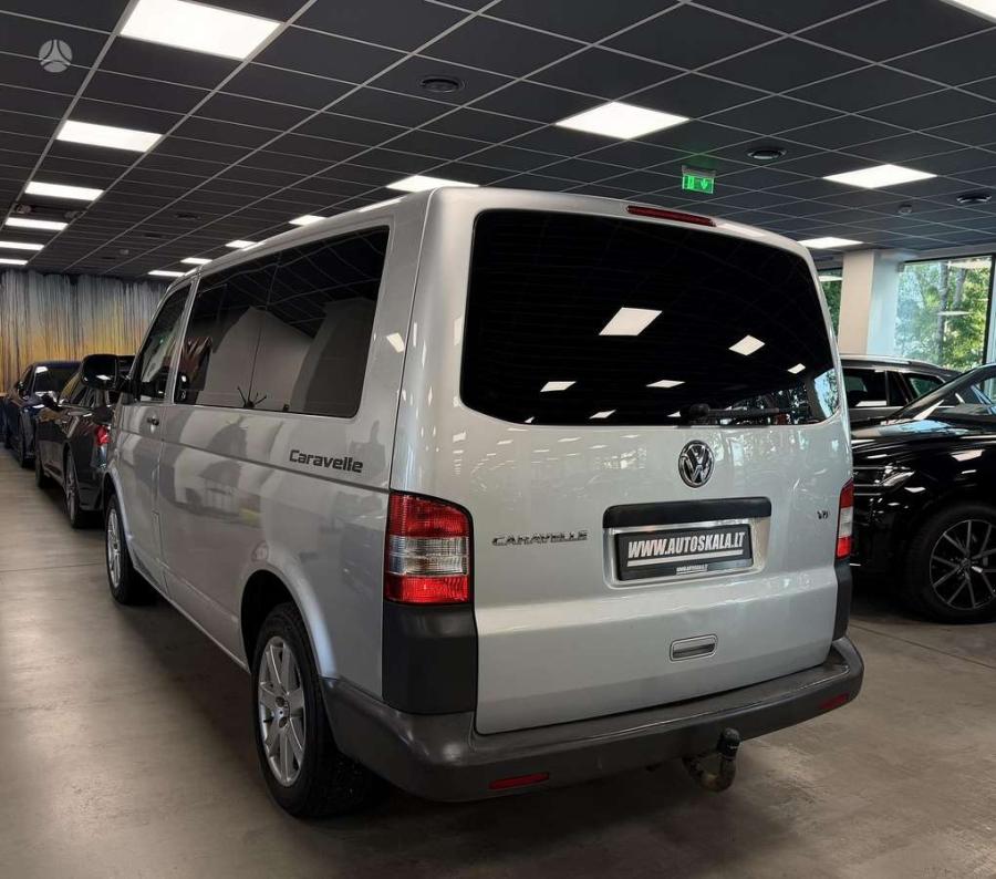 Pelēks Volkswagen Caravelle 2011 Klaipėda, ar dzinēja tilpumu 1.97 L un nobraukumu 326 tūkst. km par 8200 €, foto 8 vietnē AUTOMOTO.COM.LV