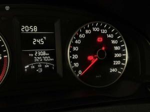 Pelēks Volkswagen Caravelle 2011 Klaipėda, ar dzinēja tilpumu 1.97 L un nobraukumu 326 tūkst. km par 8200 €, foto 12 vietnē AUTOMOTO.COM.LV