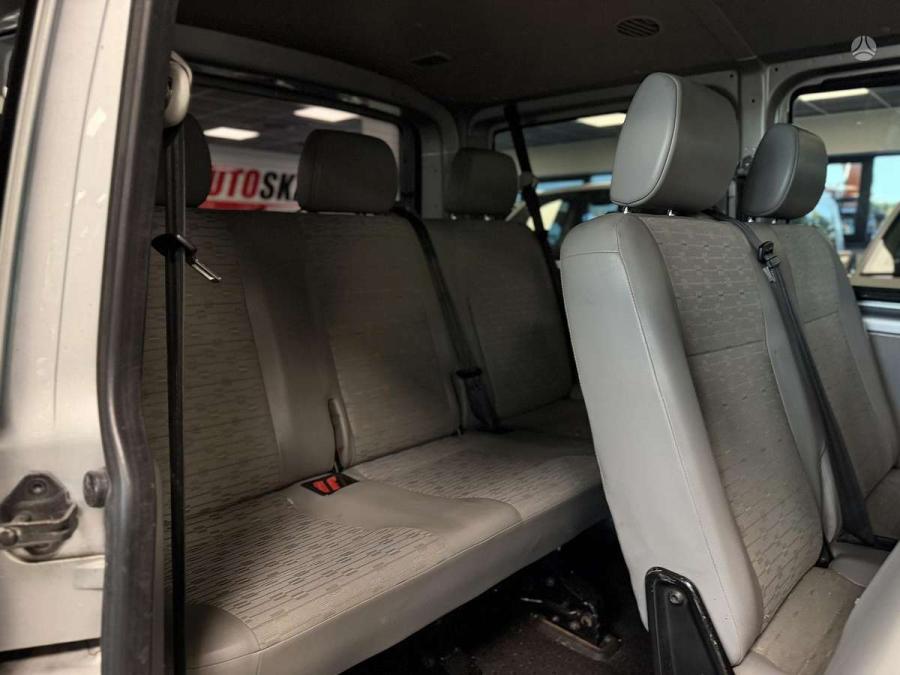 Pelēks Volkswagen Caravelle 2011 Klaipėda, ar dzinēja tilpumu 1.97 L un nobraukumu 326 tūkst. km par 8200 €, foto 20 vietnē AUTOMOTO.COM.LV