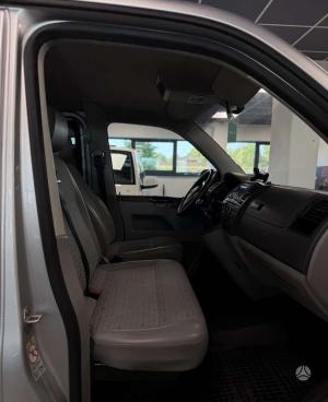 Pelēks Volkswagen Caravelle 2011 Klaipėda, ar dzinēja tilpumu 1.97 L un nobraukumu 326 tūkst. km par 8200 €, foto 22 vietnē AUTOMOTO.COM.LV
