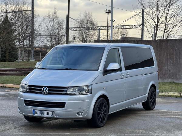Pelēks Volkswagen Caravelle 2012 Klaipėda, ar dzinēja tilpumu 2.00 L un nobraukumu 325 tūkst. km par 13900 €, foto 1 vietnē AUTOMOTO.COM.LV