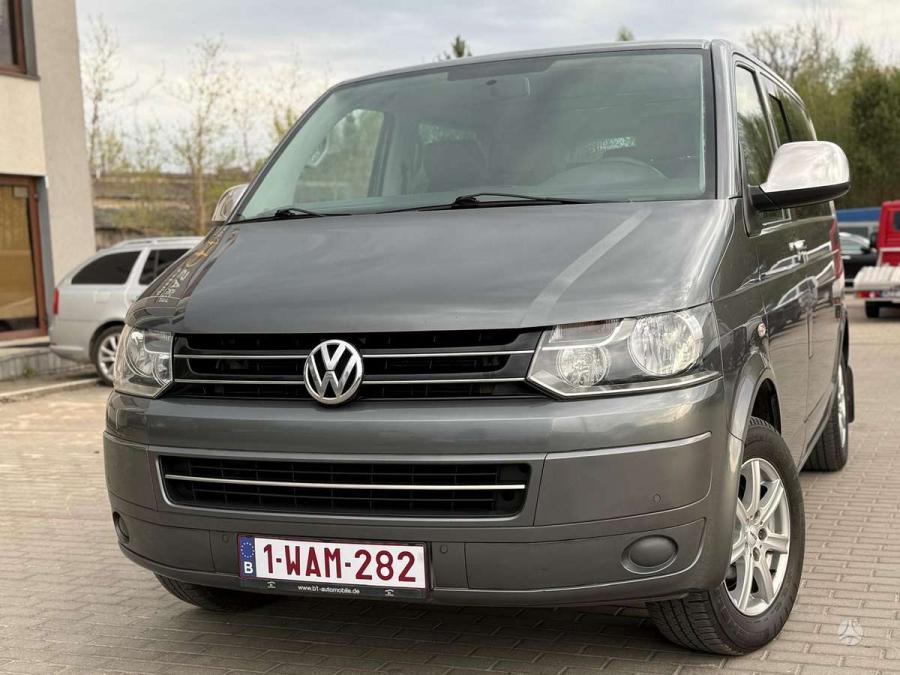 Grey Volkswagen Caravelle 2012 in Utena, with an engine capacity of 2.00 L and mileage of 298 thousand km for 12200 €, photo 1 on AUTOMOTO.COM.LV