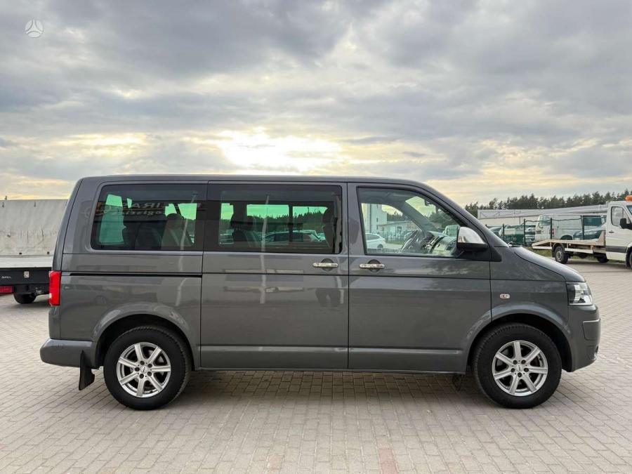 Grey Volkswagen Caravelle 2012 in Utena, with an engine capacity of 2.00 L and mileage of 298 thousand km for 12200 €, photo 8 on AUTOMOTO.COM.LV