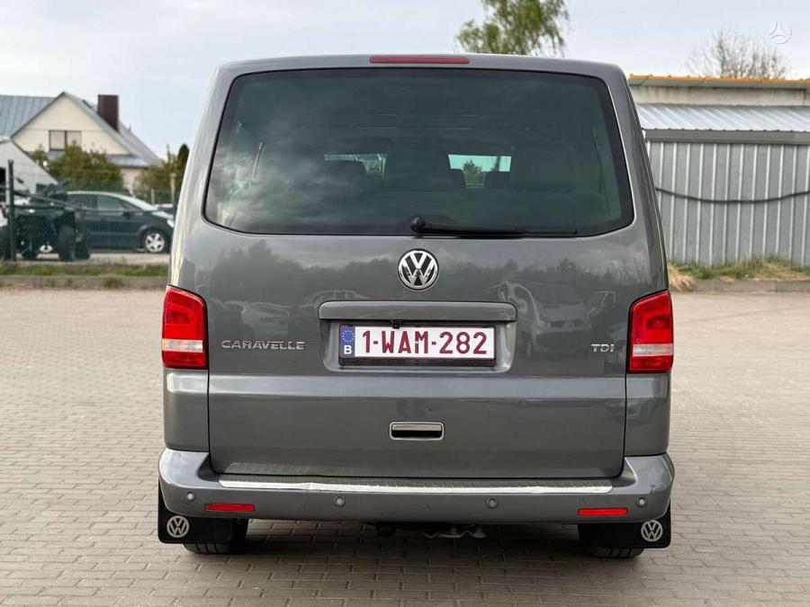Grey Volkswagen Caravelle 2012 in Utena, with an engine capacity of 2.00 L and mileage of 298 thousand km for 12200 €, photo 10 on AUTOMOTO.COM.LV