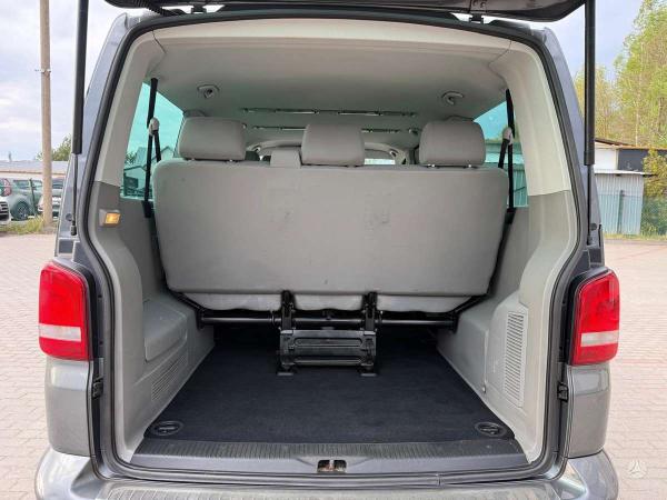 Grey Volkswagen Caravelle 2012 in Utena, with an engine capacity of 2.00 L and mileage of 298 thousand km for 12200 €, photo 10 on AUTOMOTO.COM.LV
