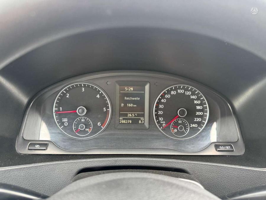 Grey Volkswagen Caravelle 2012 in Utena, with an engine capacity of 2.00 L and mileage of 298 thousand km for 12200 €, photo 15 on AUTOMOTO.COM.LV