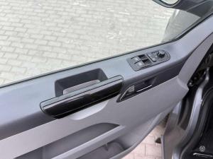 Grey Volkswagen Caravelle 2012 in Utena, with an engine capacity of 2.00 L and mileage of 298 thousand km for 12200 €, photo 20 on AUTOMOTO.COM.LV