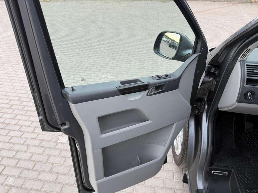 Grey Volkswagen Caravelle 2012 in Utena, with an engine capacity of 2.00 L and mileage of 298 thousand km for 12200 €, photo 21 on AUTOMOTO.COM.LV