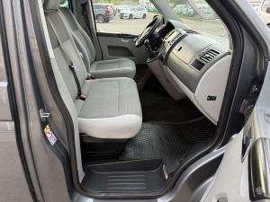 Grey Volkswagen Caravelle 2012 in Utena, with an engine capacity of 2.00 L and mileage of 298 thousand km for 12200 €, photo 22 on AUTOMOTO.COM.LV