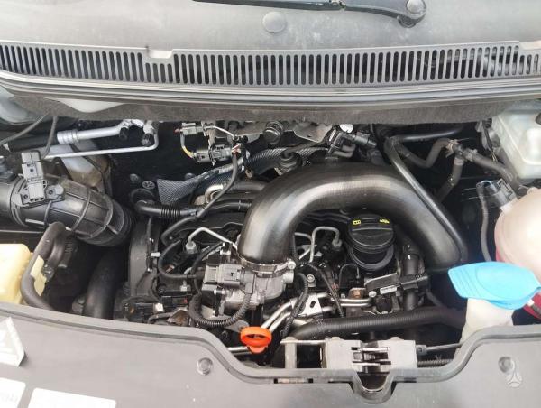 Grey Volkswagen Caravelle 2012 in Marijampole, with an engine capacity of 1.97 L and mileage of 236 thousand km for 14000 €, photo 10 on AUTOMOTO.COM.LV