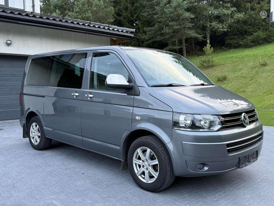 Pelēks Volkswagen Caravelle 2012 Utena, ar dzinēja tilpumu 2.00 L un nobraukumu 290 tūkst. km par 11990 €, foto 3 vietnē AUTOMOTO.COM.LV