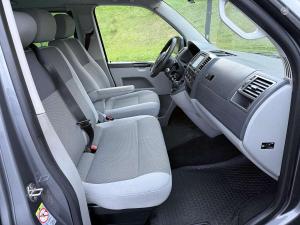 Pelēks Volkswagen Caravelle 2012 Utena, ar dzinēja tilpumu 2.00 L un nobraukumu 290 tūkst. km par 11990 €, foto 18 vietnē AUTOMOTO.COM.LV