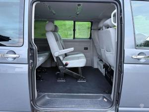 Pelēks Volkswagen Caravelle 2012 Utena, ar dzinēja tilpumu 2.00 L un nobraukumu 290 tūkst. km par 11990 €, foto 20 vietnē AUTOMOTO.COM.LV