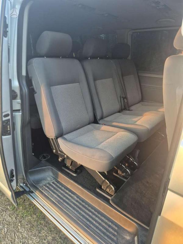 Pelēks Volkswagen Caravelle 2012 Jonava, ar dzinēja tilpumu 1.97 L un nobraukumu 226 tūkst. km par 15000 €, foto 11 vietnē AUTOMOTO.COM.LV