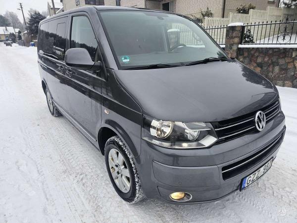 Grey Volkswagen Caravelle 2013 in Alytus, with an engine capacity of 1.97 L and mileage of 193 thousand km for 11200 €, photo 1 on AUTOMOTO.COM.LV