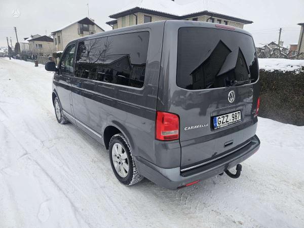 Grey Volkswagen Caravelle 2013 in Alytus, with an engine capacity of 1.97 L and mileage of 193 thousand km for 11200 €, photo 3 on AUTOMOTO.COM.LV