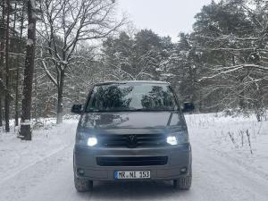 Pelēks Volkswagen Caravelle 2013 Kauņa, ar dzinēja tilpumu 2.00 L un nobraukumu 197 tūkst. km par 14990 €, foto 2 vietnē AUTOMOTO.COM.LV