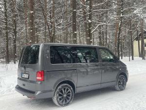 Pelēks Volkswagen Caravelle 2013 Kauņa, ar dzinēja tilpumu 2.00 L un nobraukumu 197 tūkst. km par 14990 €, foto 3 vietnē AUTOMOTO.COM.LV