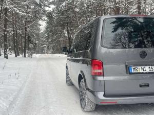 Pelēks Volkswagen Caravelle 2013 Kauņa, ar dzinēja tilpumu 2.00 L un nobraukumu 197 tūkst. km par 14990 €, foto 4 vietnē AUTOMOTO.COM.LV